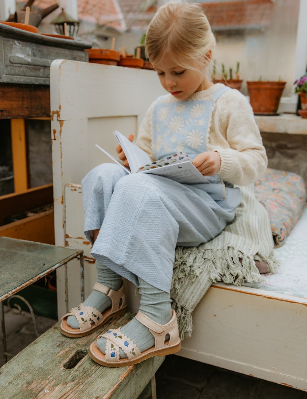 Blueberry Crossover Sandal - Cream – Petit Nord GLOBAL
